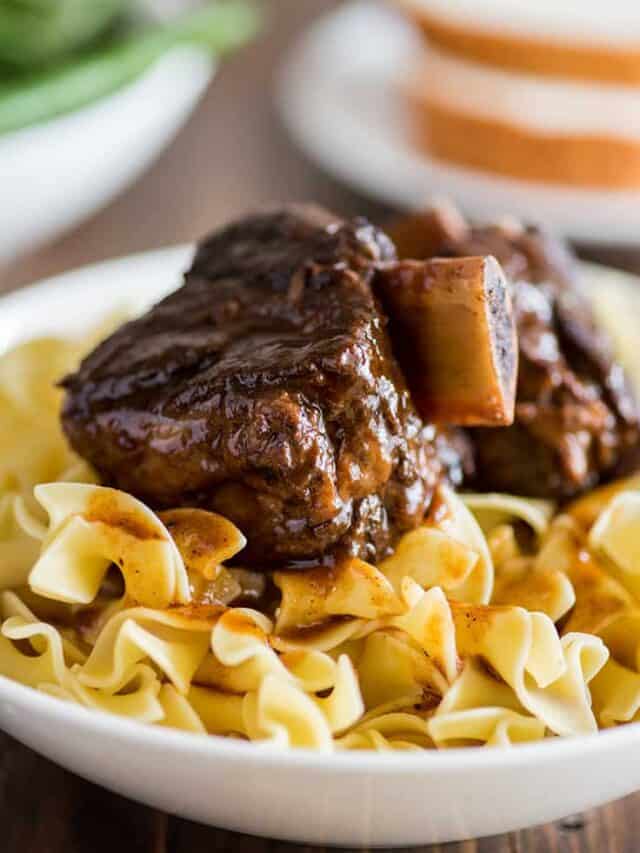 Easy Braised Short Ribs - Baking Mischief